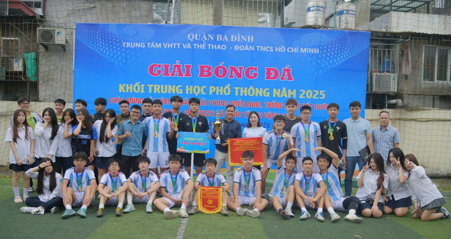 Chiến thắng thuyết phục tại chung kết Giải bóng đá THPT quận Ba Đình: Vinh quang gọi tên Thực ...